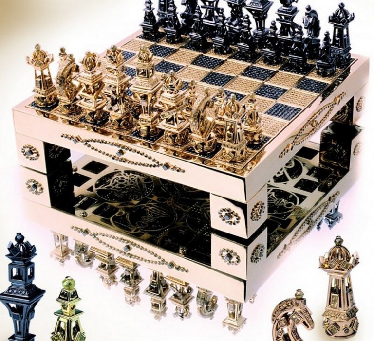 The Most Precious Game Collection: Royal Chess Set With Diamonds ...