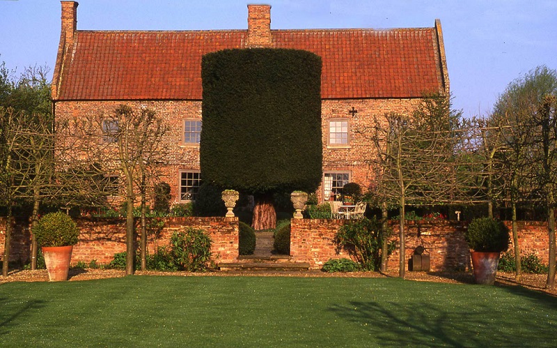 AD TOP 100 INTERIOR DESIGNERS 2017: Arne Maynard Garden Design Ltd ...