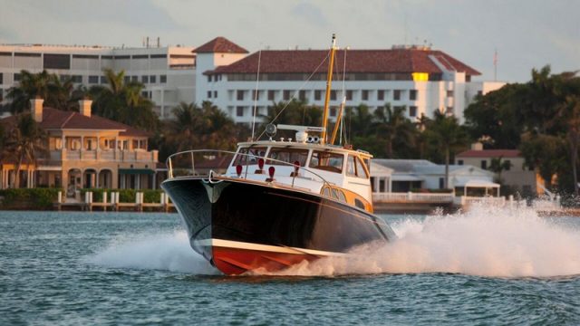 7 Massive and Cutting-Edge Luxury Yachts Owned by Celebrities - Covet ...