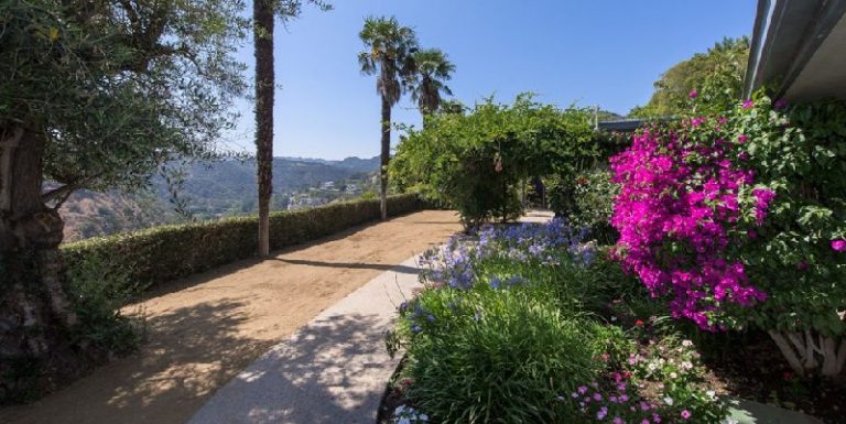 Elizabeth Taylor's Home Is On The Market For The 1st Time in 21 Years ...