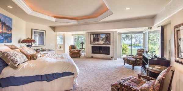 Elizabeth Taylor's Home Is On The Market For The 1st Time in 21 Years ...