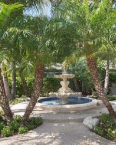 Elizabeth Taylor's Home Is On The Market For The 1st Time in 21 Years ...