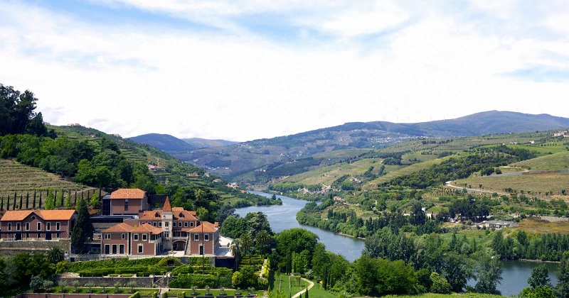 Luxury Travel Guide: The 10 Most Beautiful Places to Visit this Fall ...