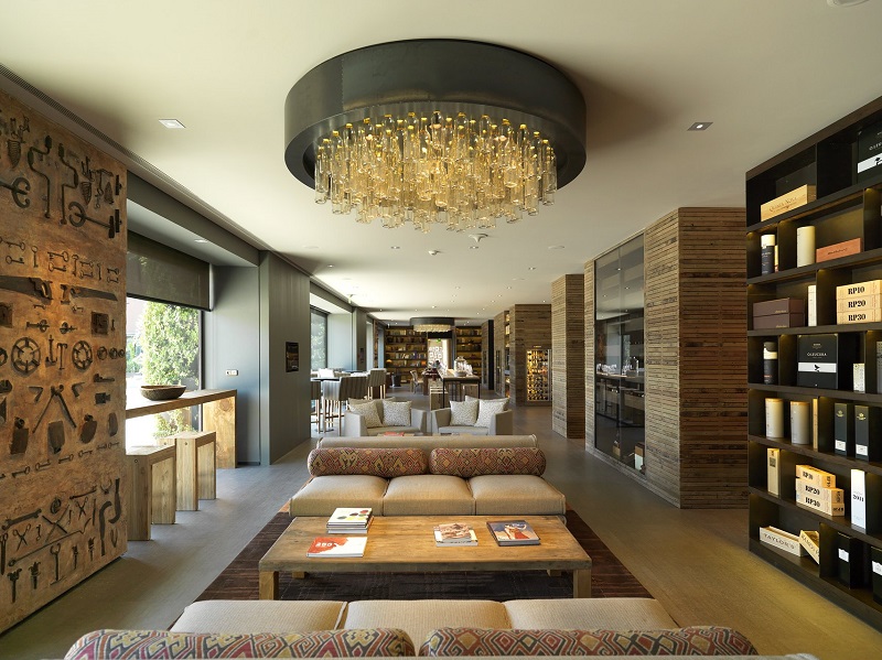 Luxury Travel Guide: The 10 Most Beautiful Places to Visit this Fall ...