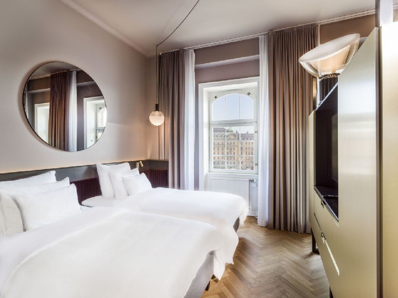 See The Mid-Century Renovation of the Radisson Collection Hotel - Covet ...