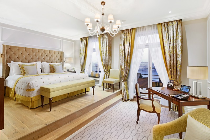 Interior Design: the Fairmont Hotel Vier Jahreszeiten | CovetED Magazine