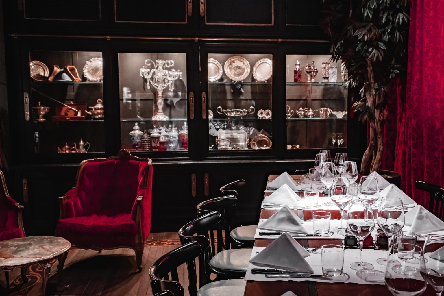 El Porteño Prohibido Milan | Theatrical Indulgence in the Heart of the ...
